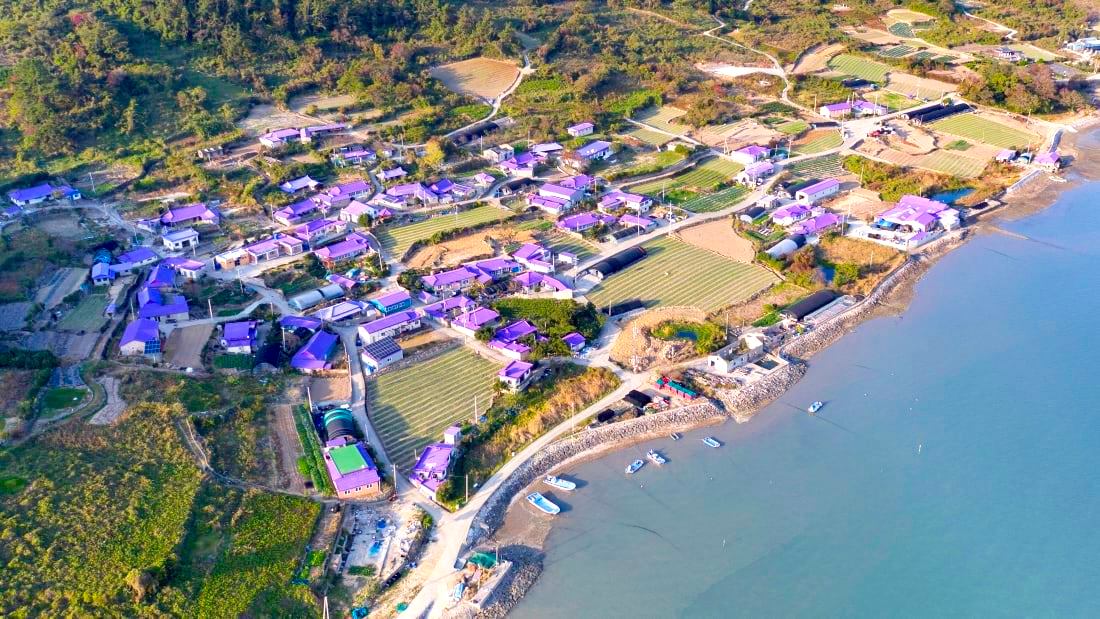 Purple Island - Korea's Insta-Worthy Banwol Island | KoreaTravelPost