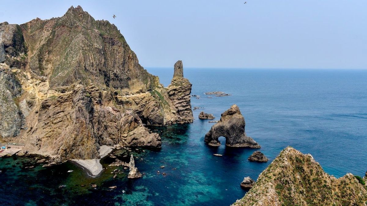 Visit Dokdo - A Beautiful but Disputed Island of South Korea | KTP