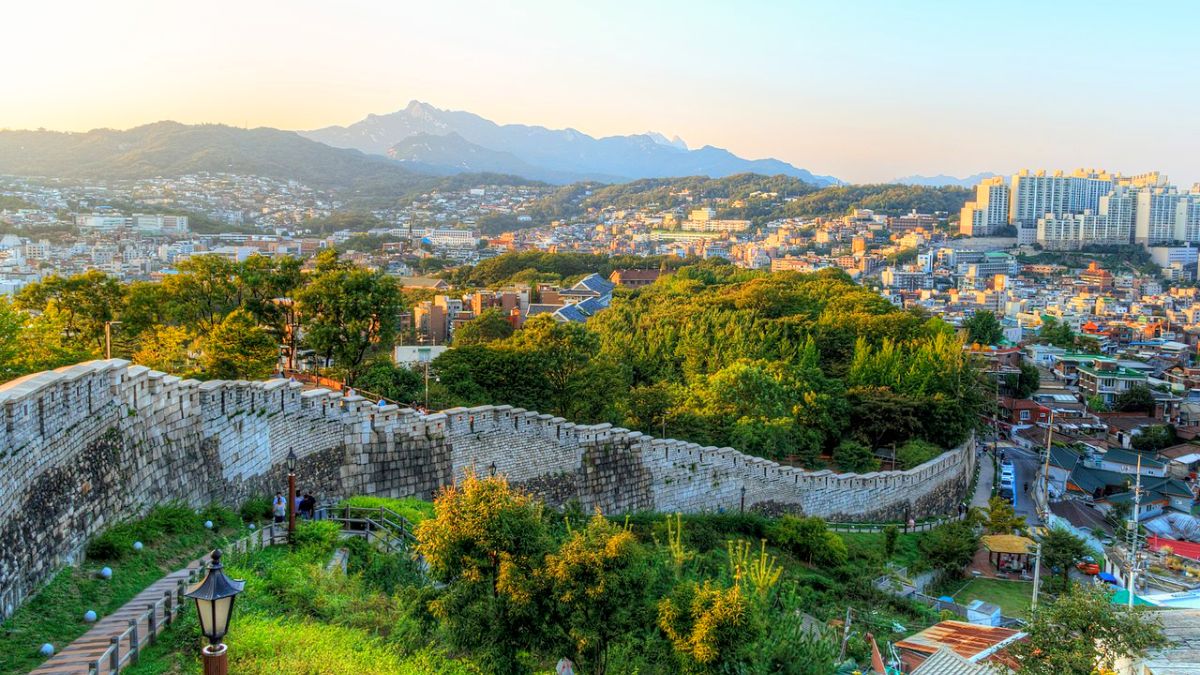 Seoul City Guide: All About The Seoul City Wall | KoreaTravelPost