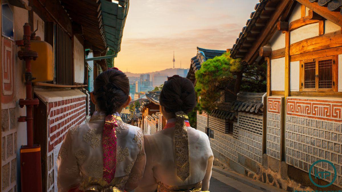 Hidden Gems Near Gyeongbokgung: Walking Tour in Hanbok | KTP