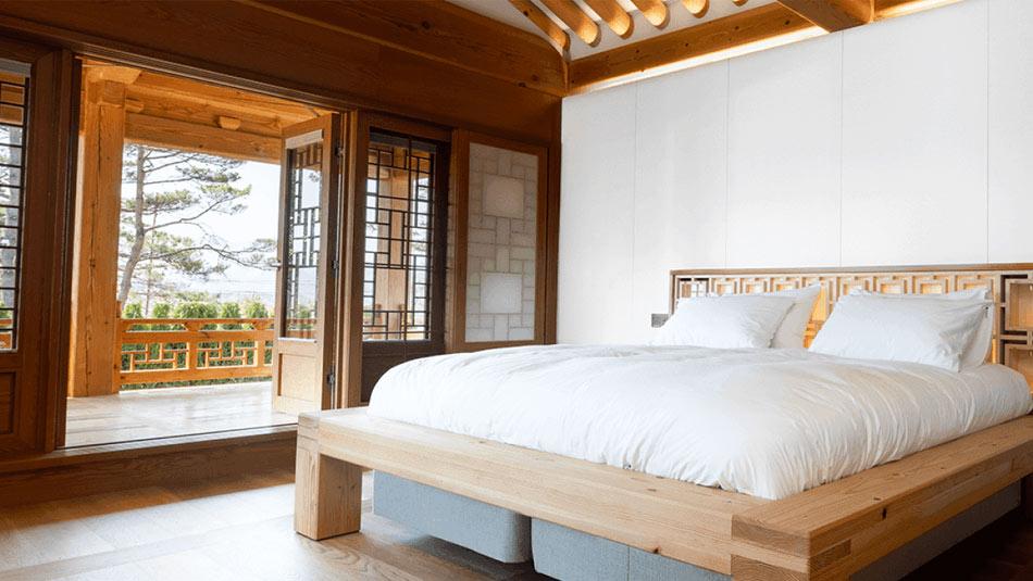 Hanok Hotel Reinvented at the Luxury HANOK Heritage House Gangwon ...