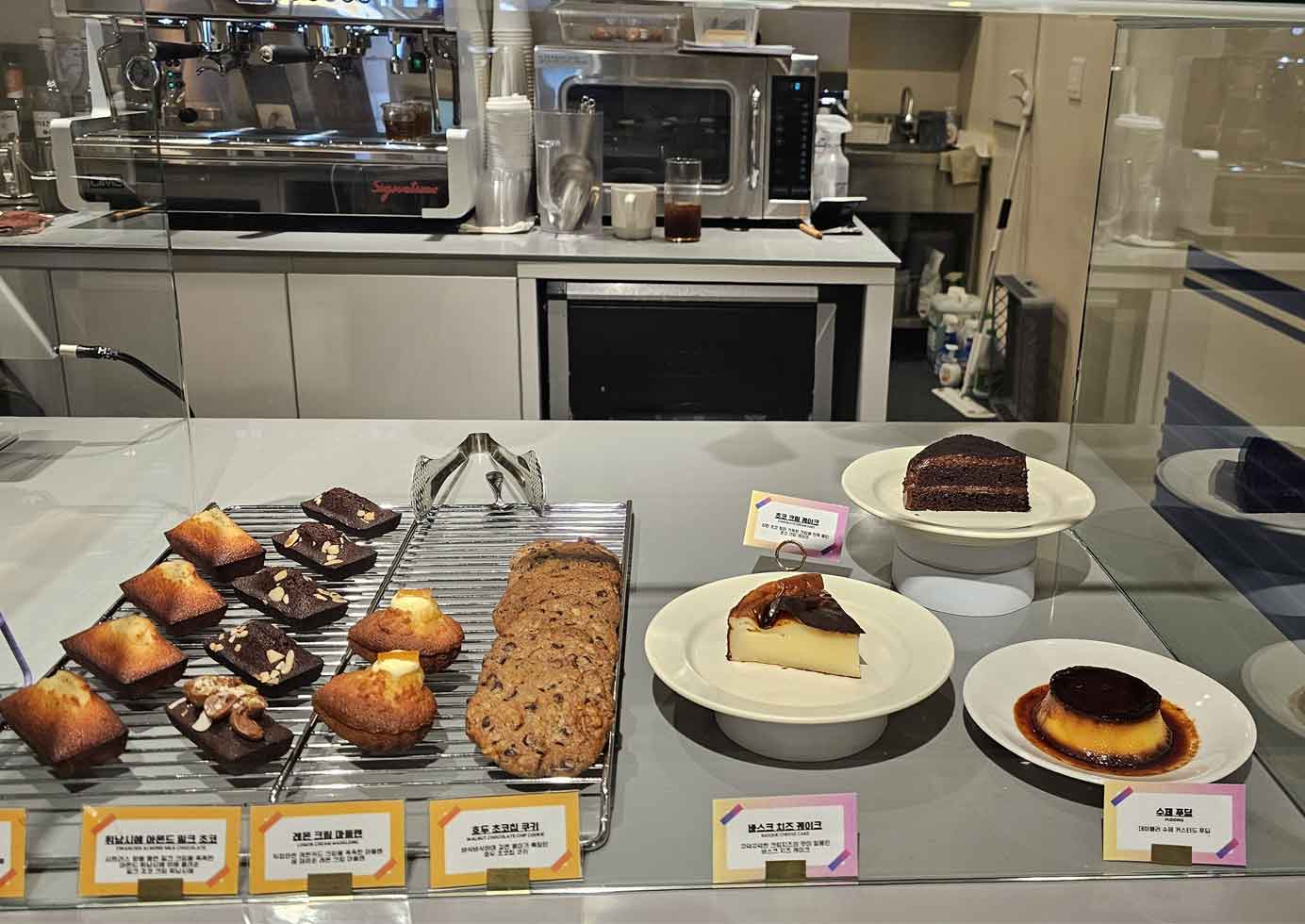 Escape Your Boring Travel at This Unique Train Cafe in Seoul ...