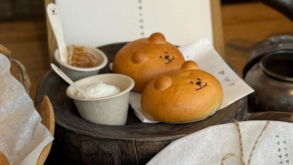 Have a BEAR-tastic Taste at Dalim Bread Bakery Cafe, Seoul ...