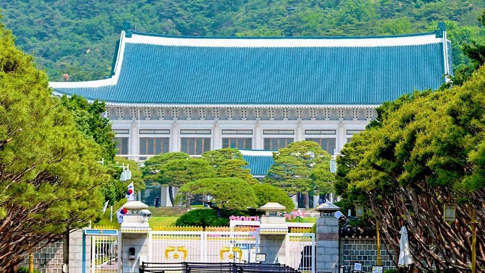 Do NOT Miss Visiting Cheong Wa Dae Before It Closes Again | KoreaTravelPost